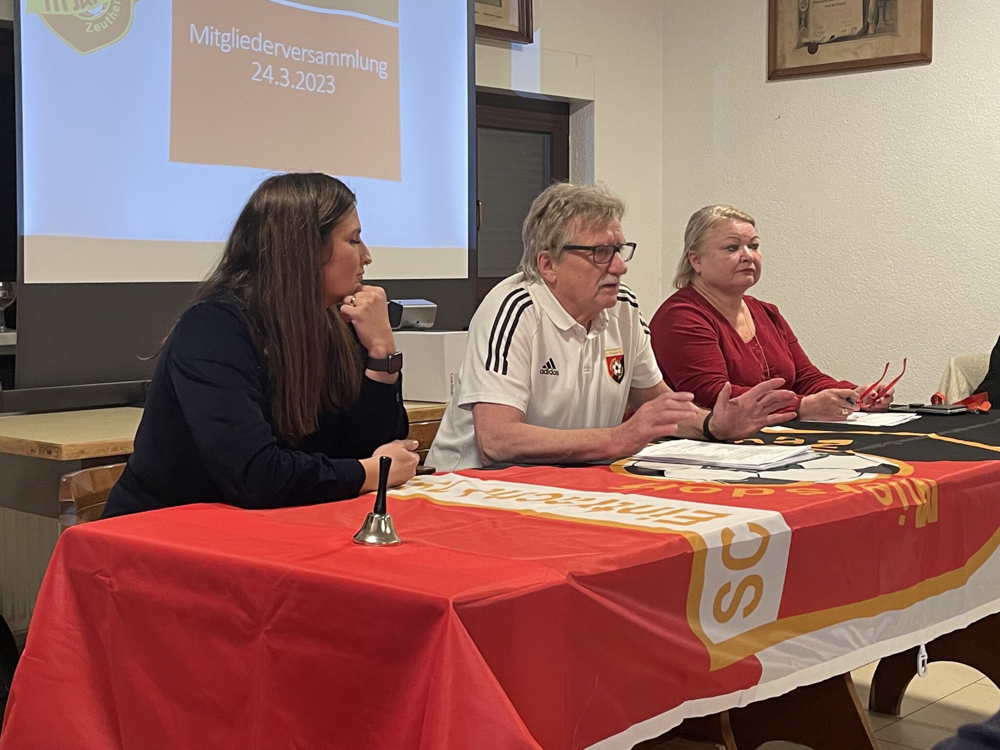 Simon Rösner auch in der nächsten Saison Eintracht-Trainer – SC ...